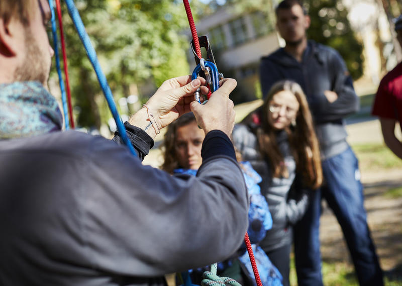 MANAGING RISKS - The Movement Hub